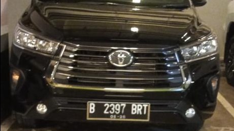 Jasa sewa rental mobil travel jakarta ke bandung menggunakan innova reborn