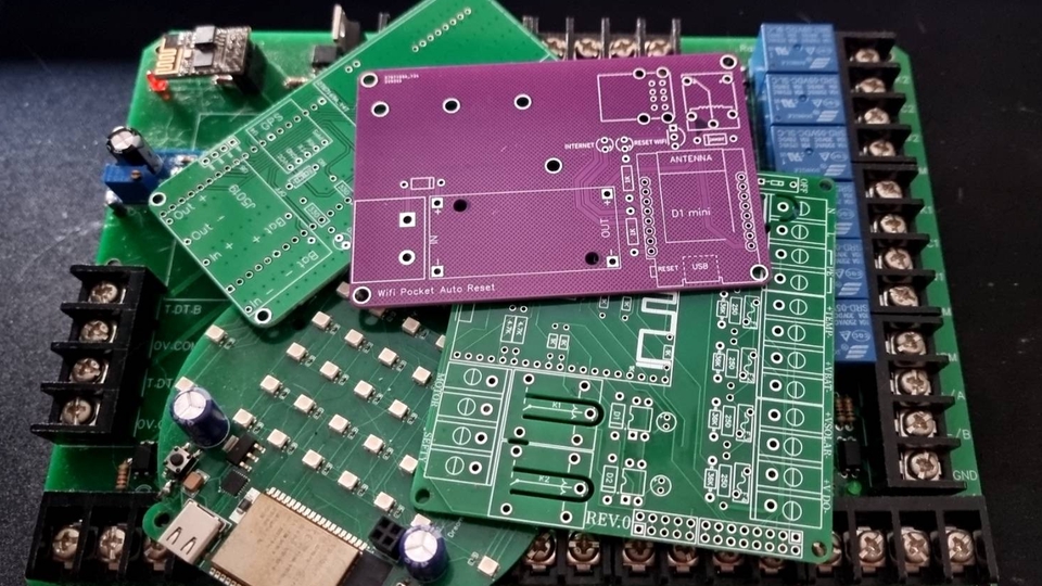 รับเขียนโปรแกรม Microcotroller และออกแบบ PCB