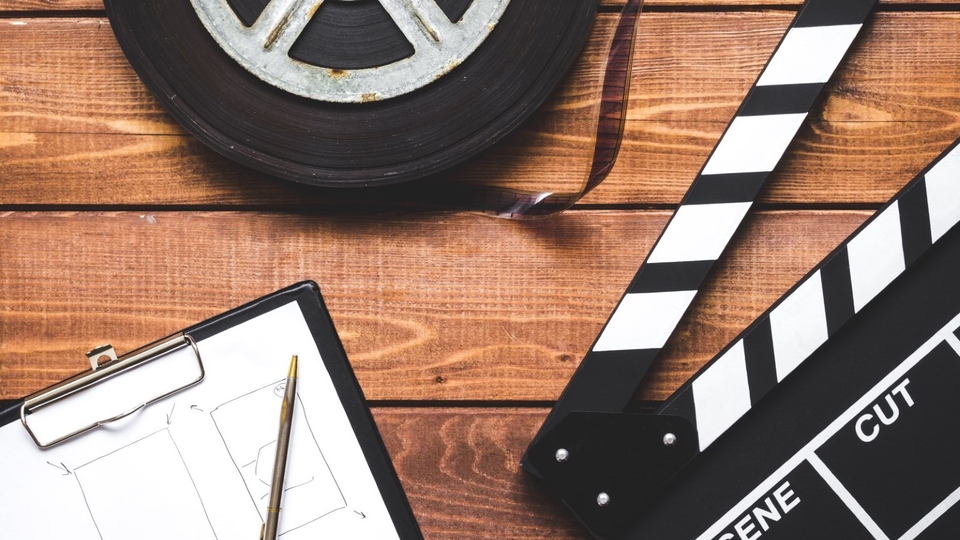 Penulisan Script Indonesia & Inggris (Youtube, Podcast, Film Pendek ...