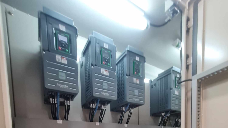 ให้คำปรึกษาในการเปลี่ยนอุปกรณ์ Inverter สำหรับขับ Motor