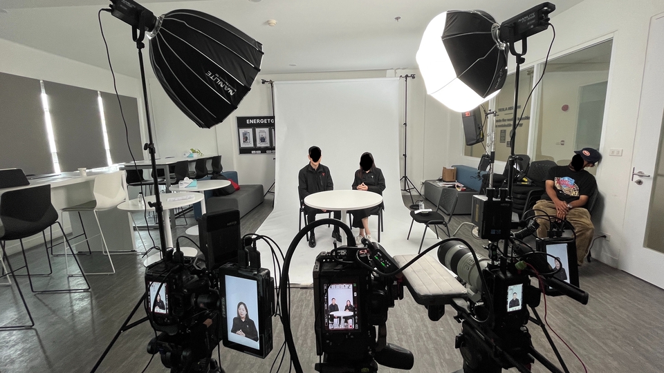 Producer Video Production ควบคุมและผลิตงานวิดีโอในกองถ่าย