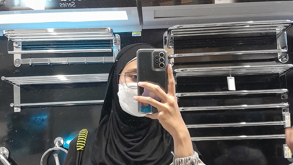 Host live streaming produk